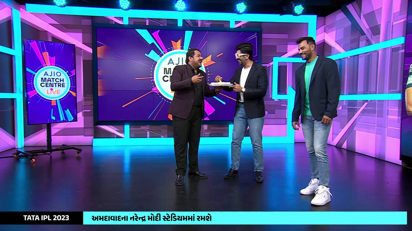 Typical Gujarati Sunday at Ajio Match Centre Live