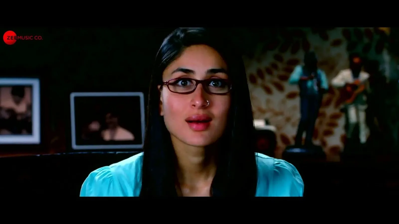 Zoobi Doobi – 3 Idiots | Aamir Khan & Kareena Kapoor | Sonu Nigam ...